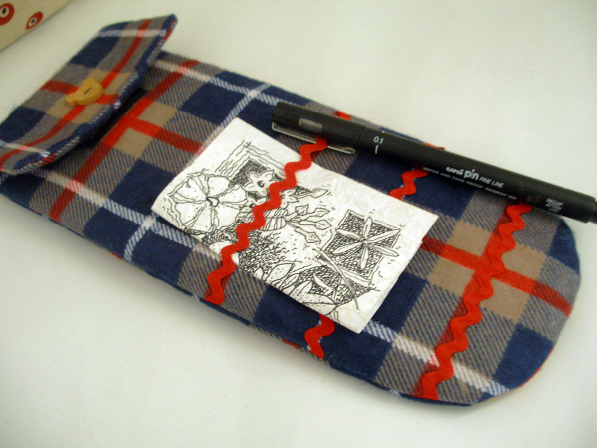 Needle Field: Pencil Case Tutorial