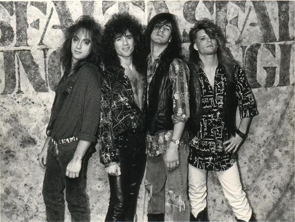 Glambone: GB24 (Vicky Hamilton interview, The New Torpedos, The Art)