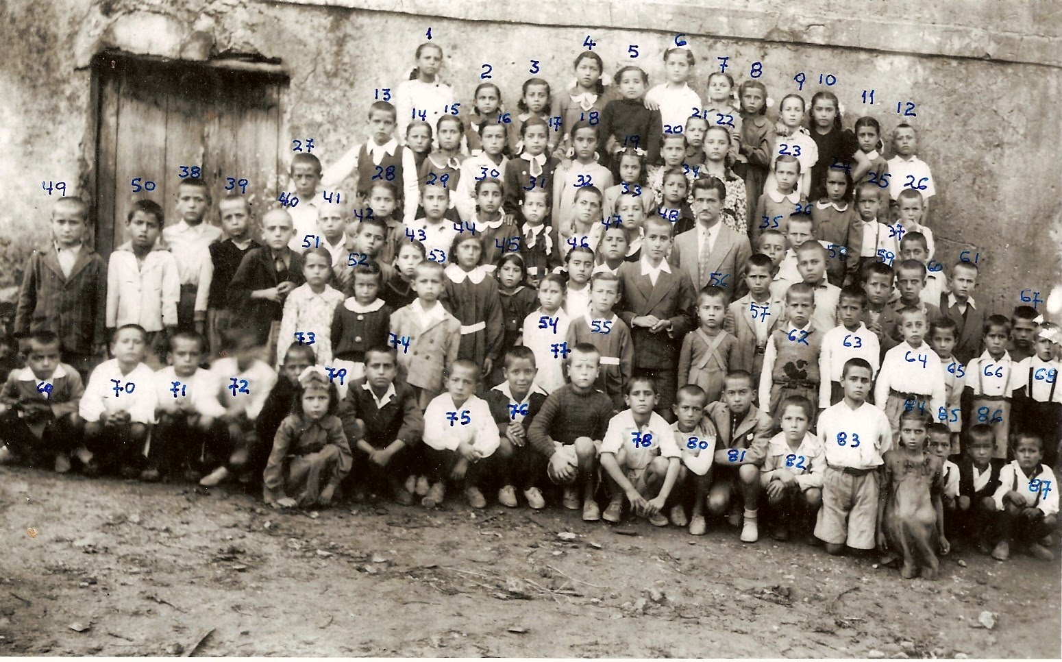 ΠΥΡΓΟΣ ΤΡΙΦΥΛΙΑΣ: ΜΙΑ ΦΩΤΟΓΡΑΦΙΑ ΜΕ ΠΟΛΛΑΠΛΑ ΜΗΝΥΜΑΤΑ!!!