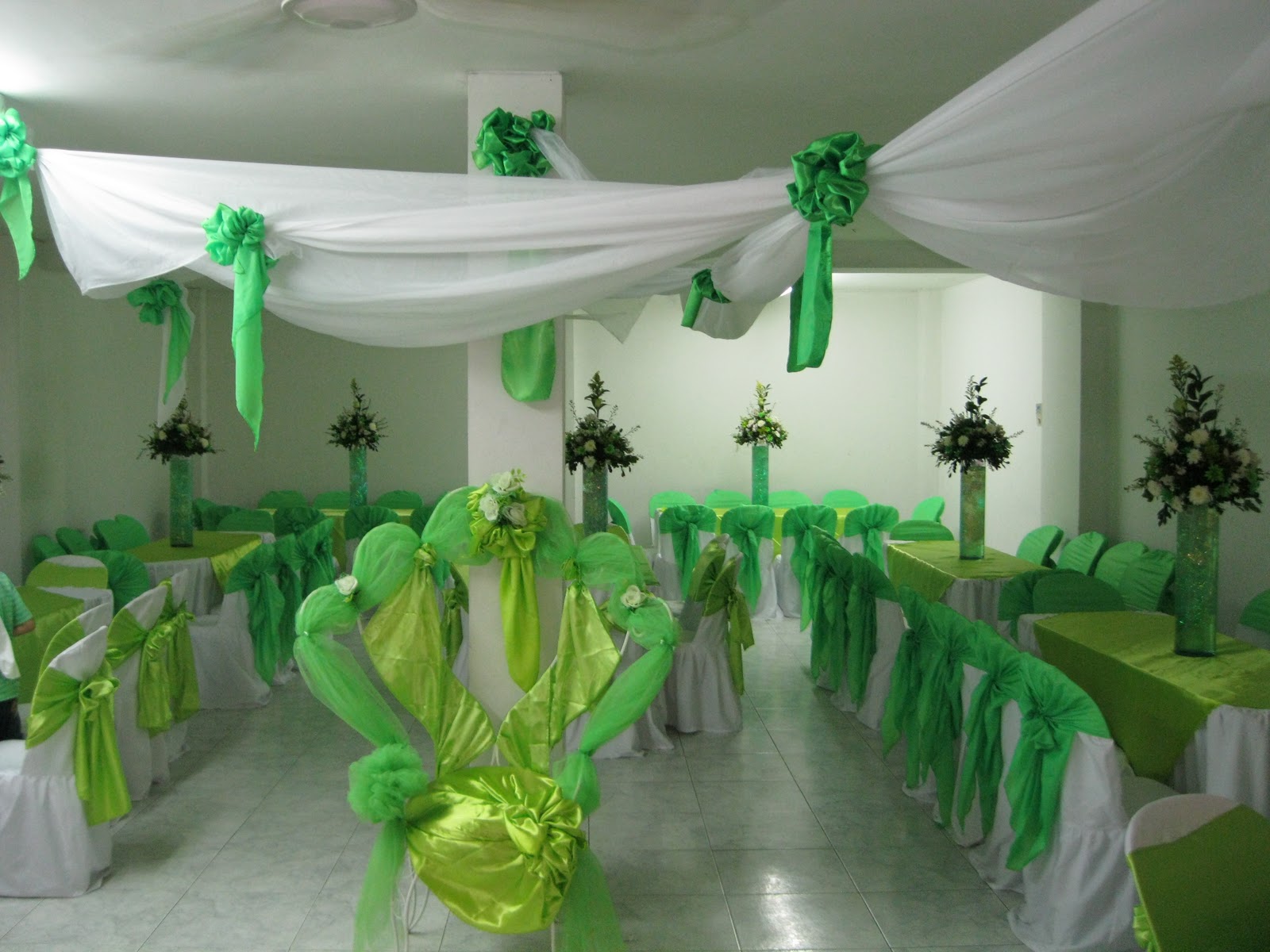 Casa De Eventos Lopez: 15 AÑOS VERDE