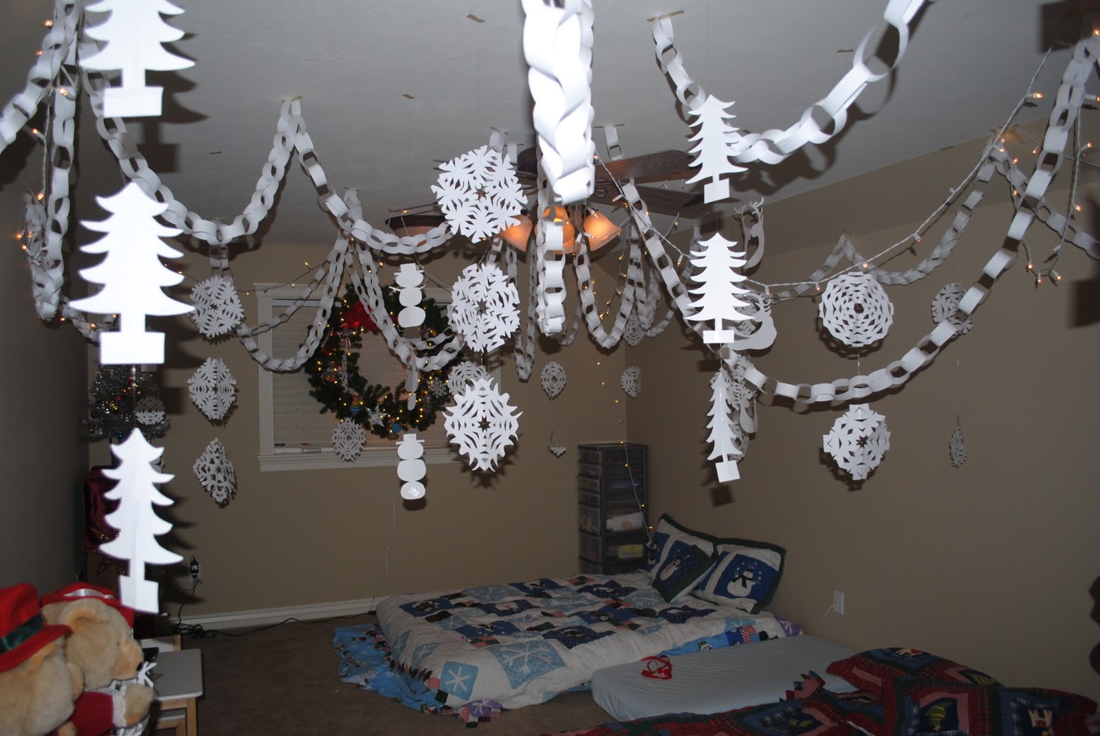 Jaymie & Mark Minarik: An Elf Room. A Cute Baby. And the most Amazing ...