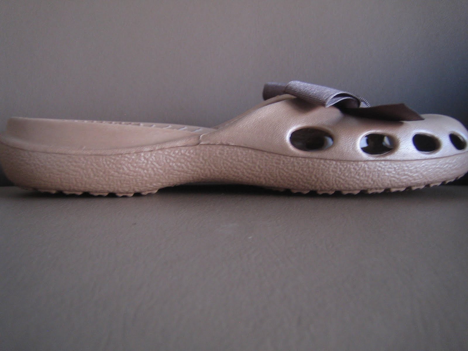 Classificados do Vende na Farmácia?: Larissa vende sandália Crocs ...