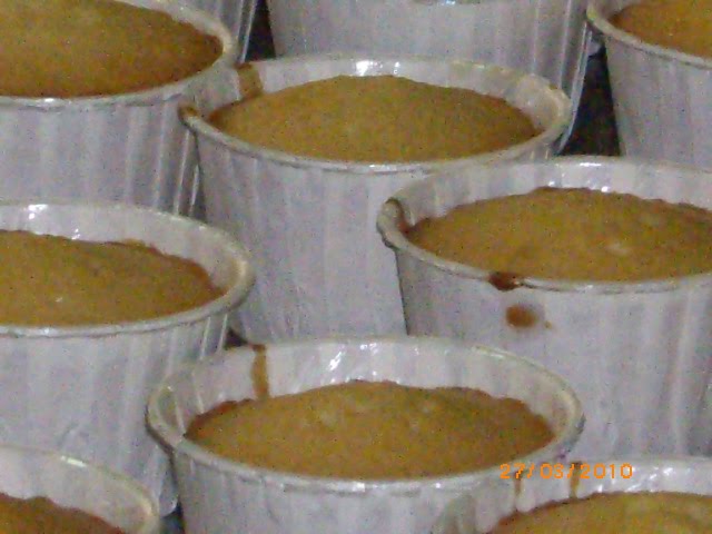 Aneka Cipta: Kek Cawan / Cupcakes