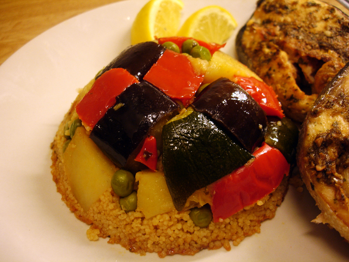 libyan food: Libyan Couscous with Fish: Kusksi bil Hoot كسكس بالسمك على ...