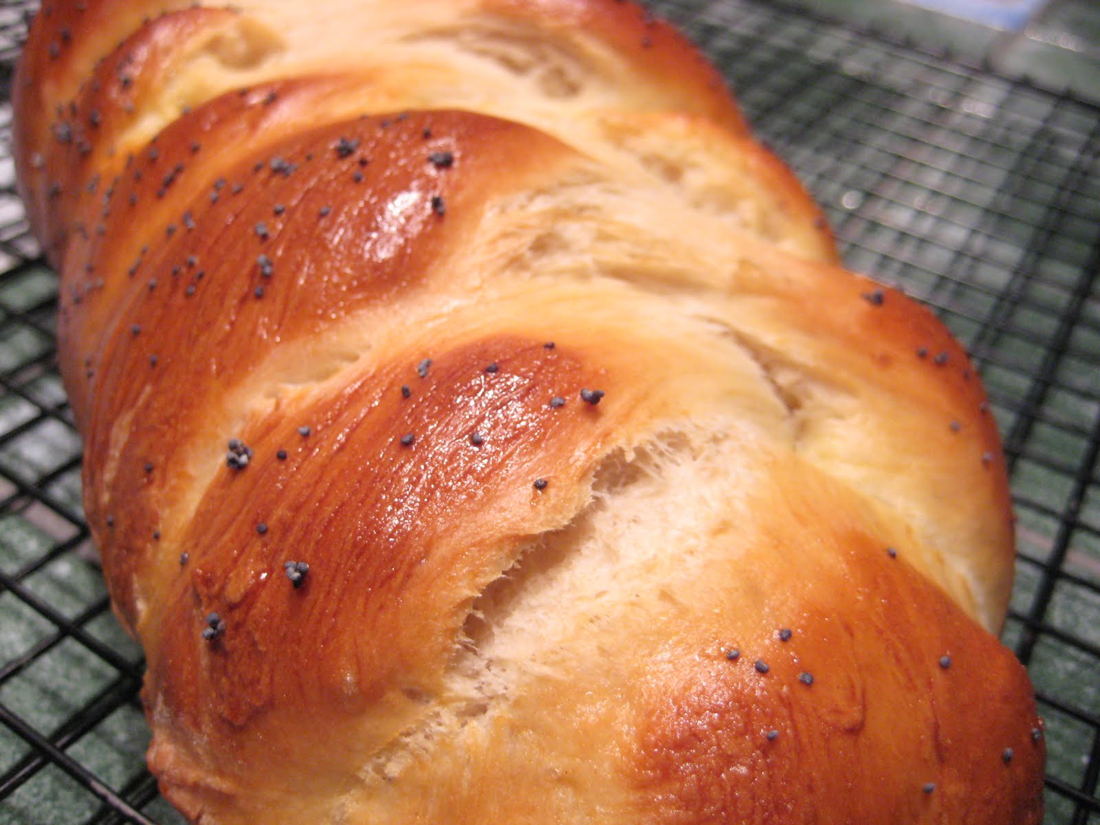 Baking Therapy: happy hanukkah: sweet challah