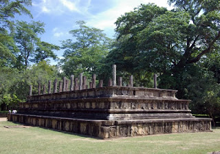 Travel Sri Lanka: Polonnaruwa