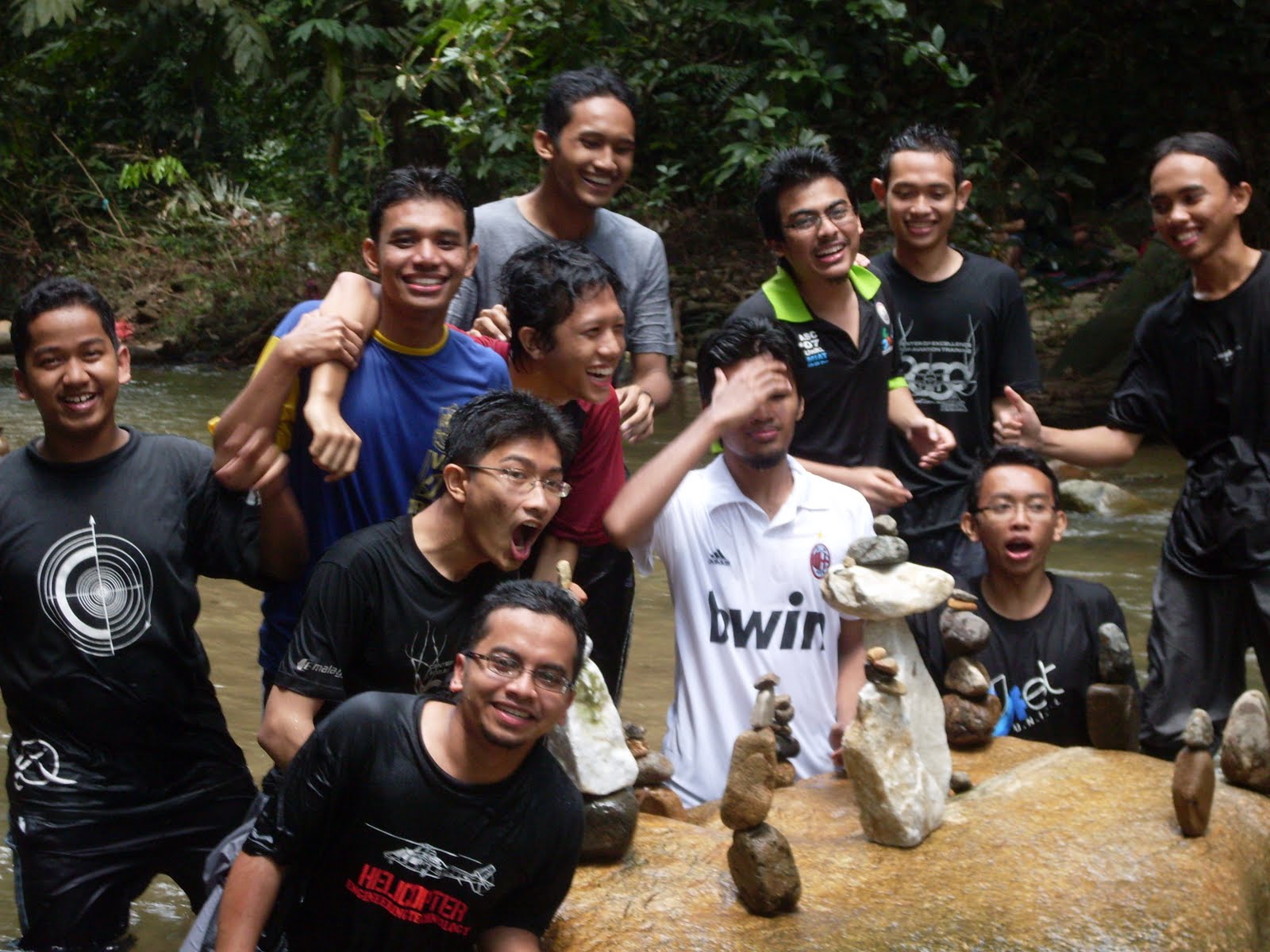 "Cek Ada Ramai Kawan" | myJournal@happyhour.