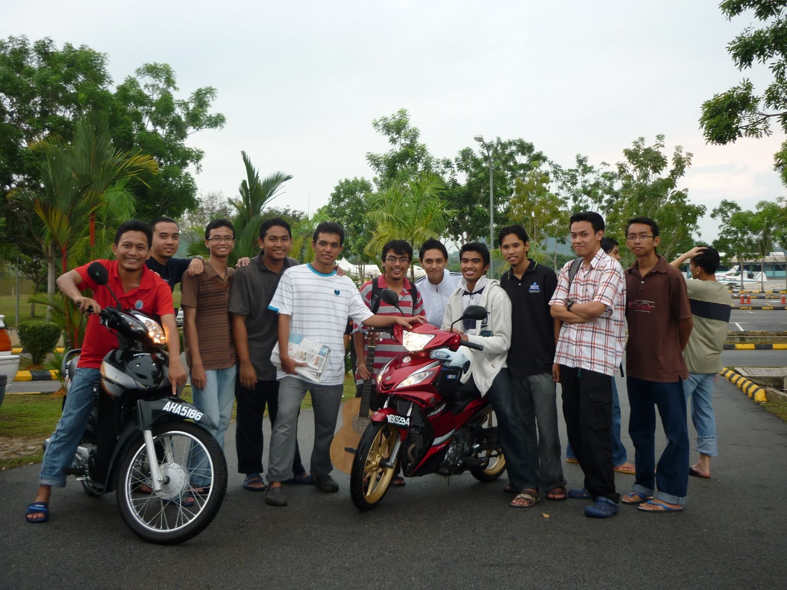 "Cek Ada Ramai Kawan" | myJournal@happyhour.