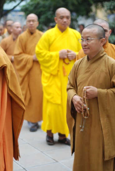 Students Seek Guidance From Monks ~ Buddhist Celebrities