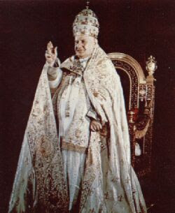 Traditional † Catholicism: The Papal Mantum