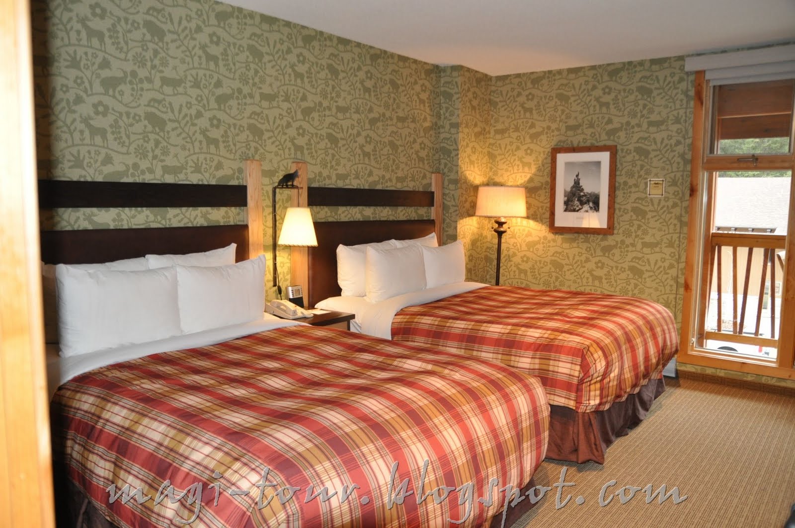 Magi Tour: The Fox Hotel & Suites @ Banff, Alberta