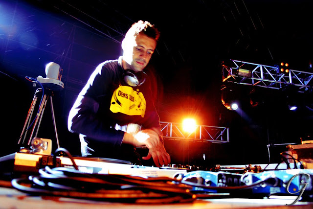 ¿QUIÉN DISPARÓ AL DJ?: AÑO 2009