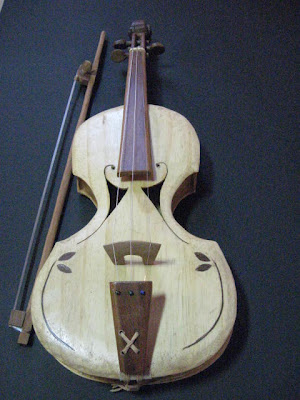 Barro e Cordas: Rabeca Tradicional de dezembro de 2009 feita por Valmir ...