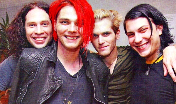 You're not in this alone: Kerrang Noviembre: El regreso de MCR.