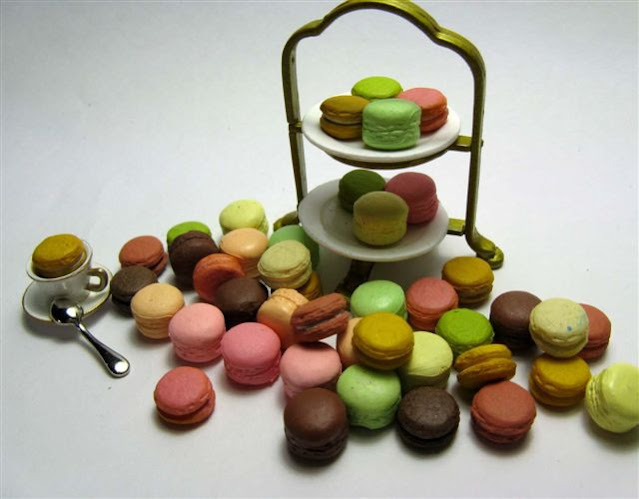 paris breakfasts: Bonjour Macarons!