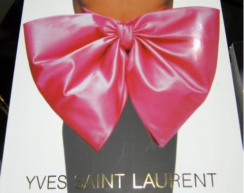 paris breakfasts: French Bows