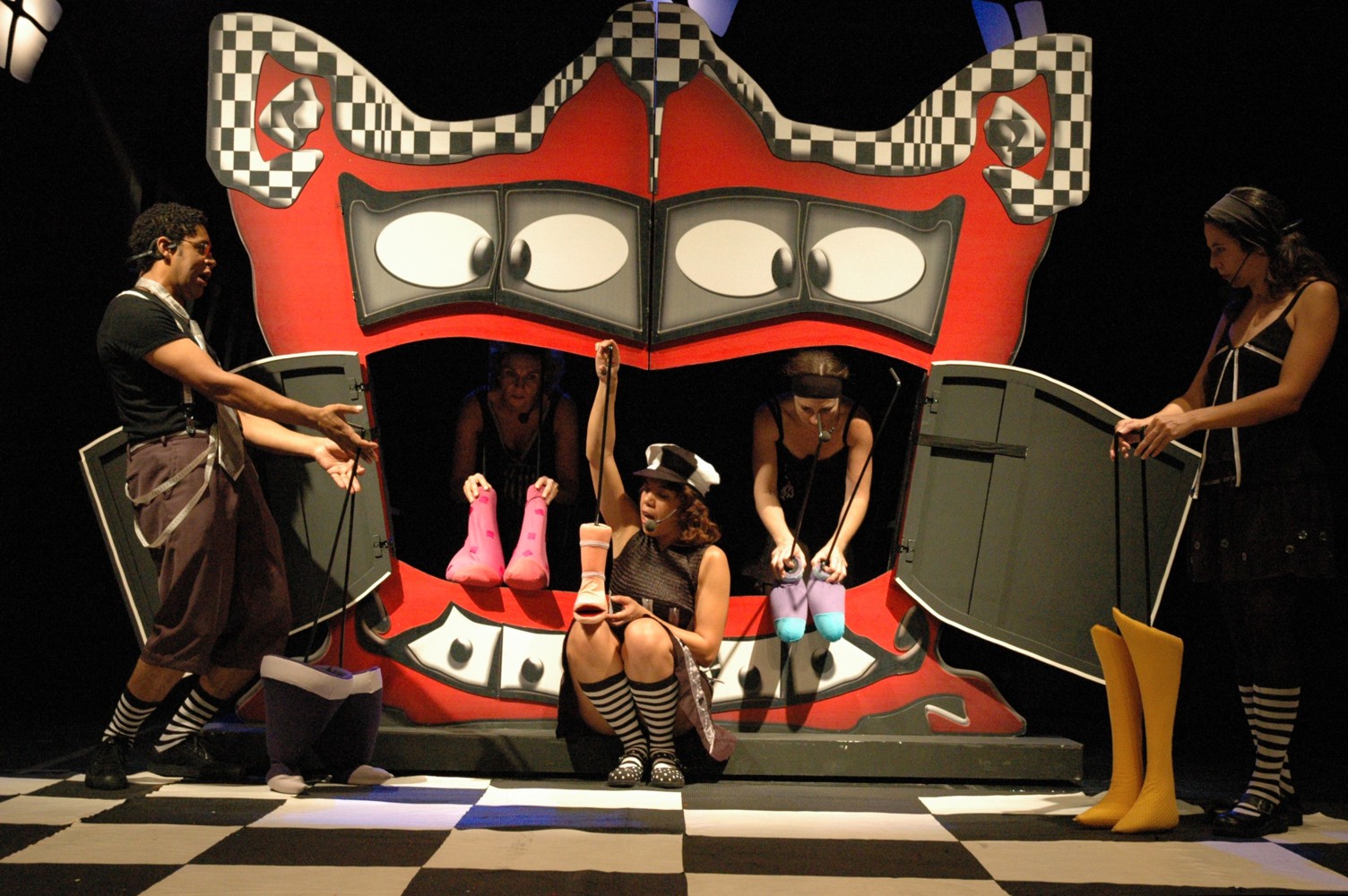 coisas de teatro - ano 5: GUARDA-ROUPA DE HISTÓRIAS, no Teatro Augusta ...