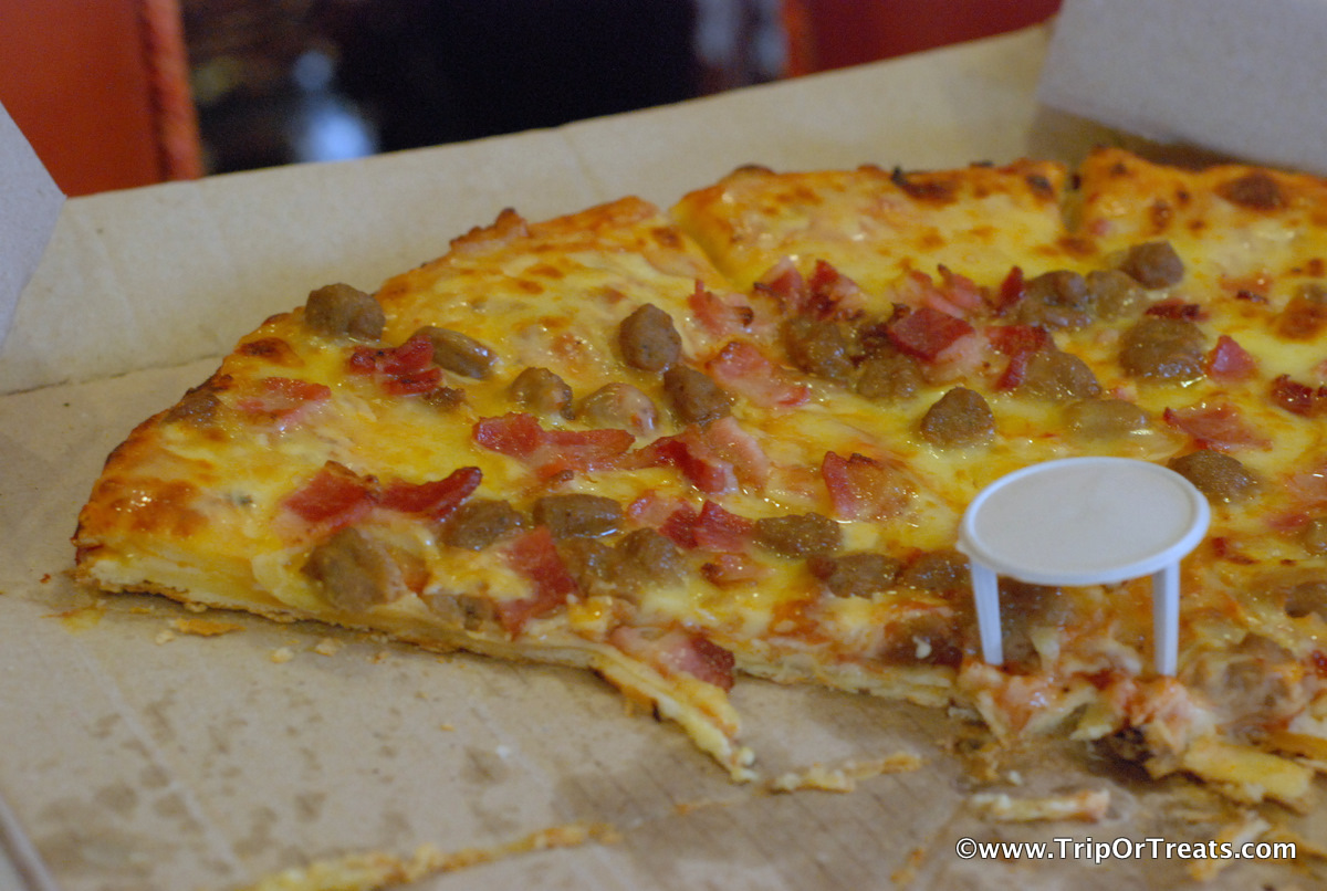 Trip or Treats: Sunday Lunch Bunch Meets Angel's Pizza