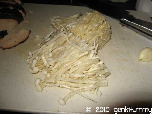 Genki Tummy: What to do with Enoki Mushrooms