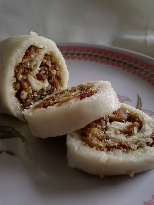 Blend with Spices: Steamed Date Rolls