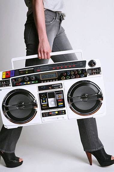 SweeTrend.es: Lasonic iPod Boombox i931