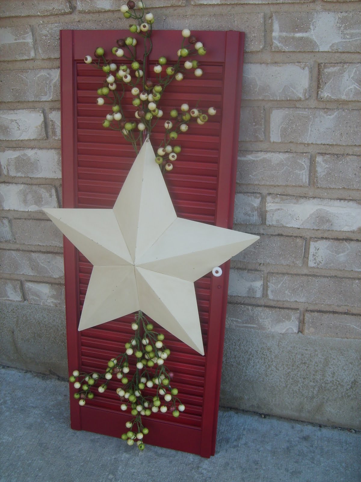 Craft Critters: Shutter Wall Hanging