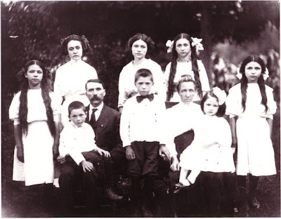 Southeast Kentucky Family: Nina Pratt Mullins - a beautiful family