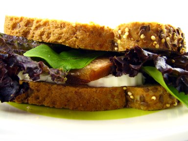 Cinco Quartos de Laranja: Sandes de queijo de cabra fresco com figo