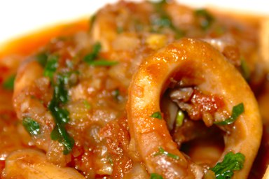 Cinco Quartos de Laranja: Lulas guisadas com tomate e funcho