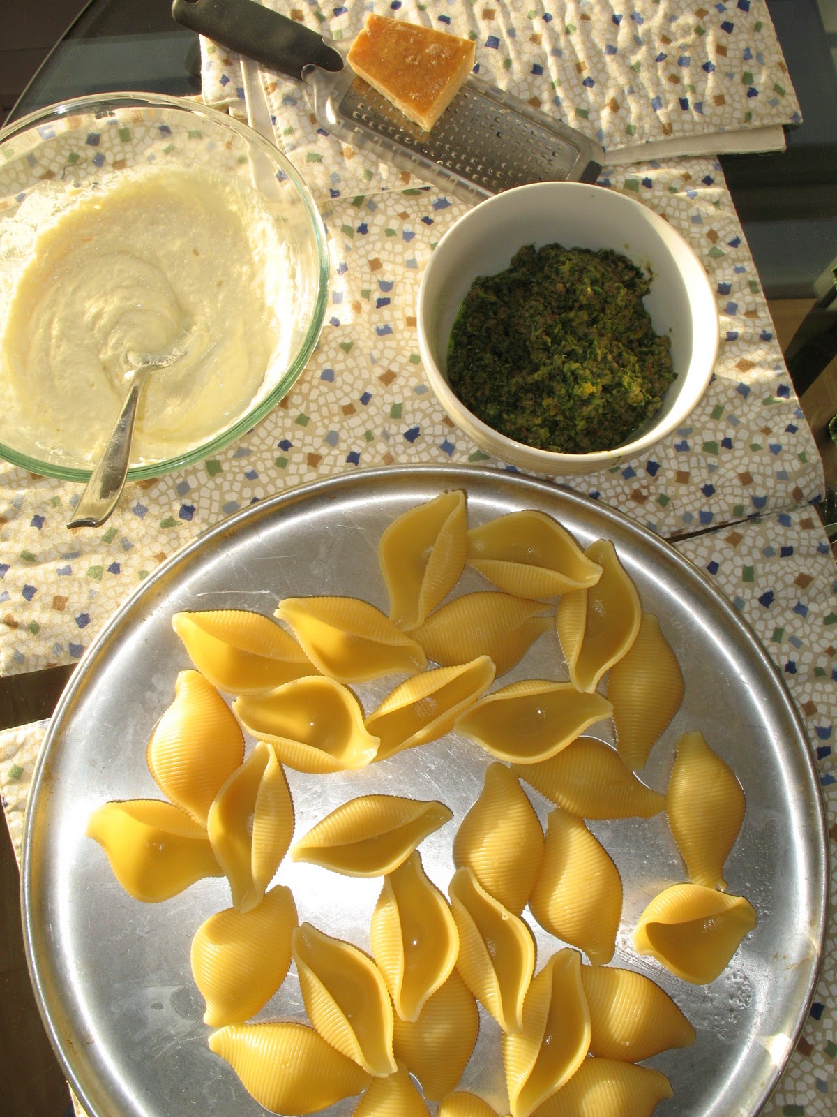 Anna's Table: 'To Meat or Not To Meat '...Stuffed Seashell Pasta