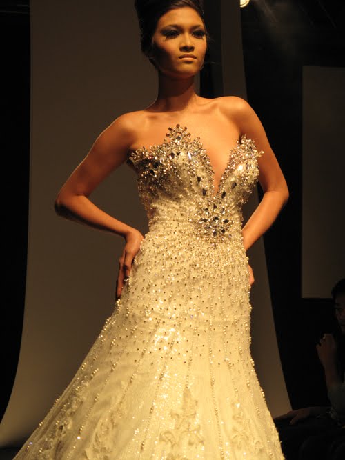 Twilight Angels: [Article] Angel Locsin's Gown in iEmmy Awards Gala ...