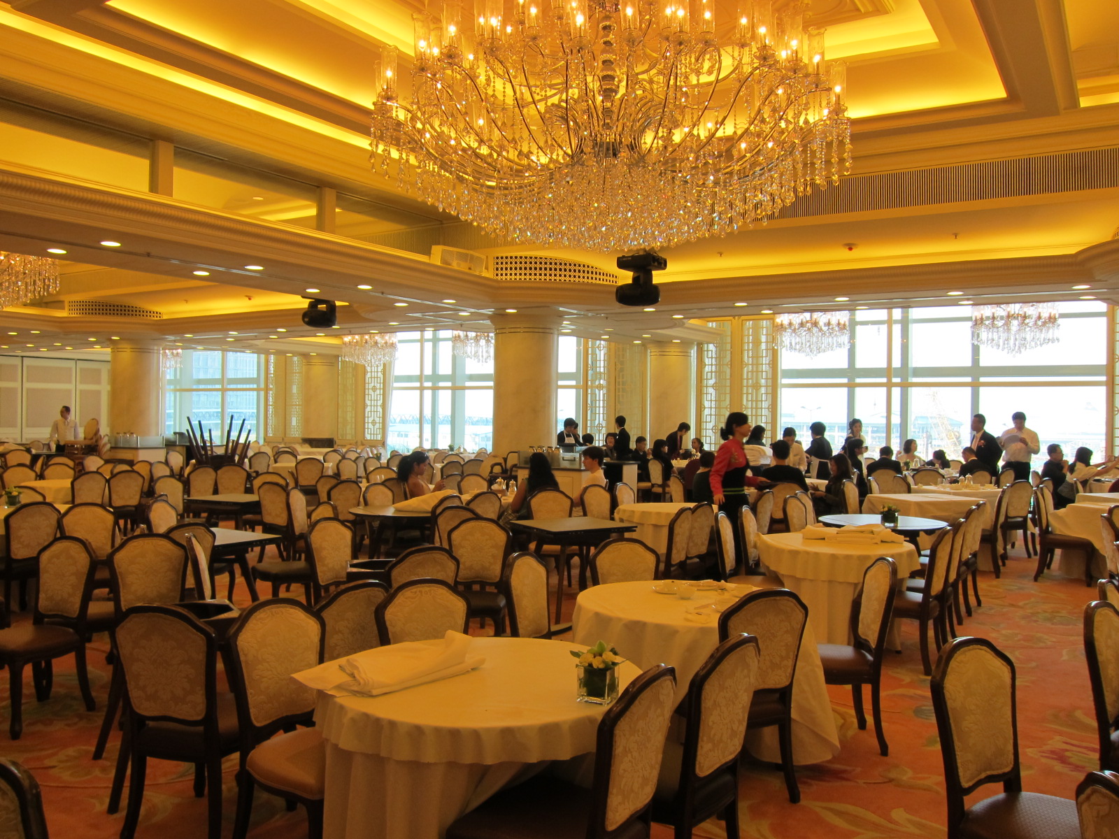 Glutton Anonymous: Love at City Hall Maxim's Palace