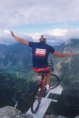 Amazingthing: Amazing People Doing Wonderful Things Which Are Unbeliveable