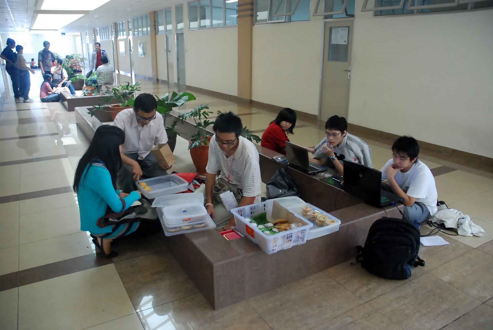 Belajar Dagang di Universitas Ma Chung - Batikimono