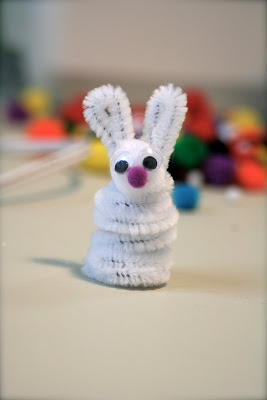 Little Page Turners: Pipe Cleaner Bunnies