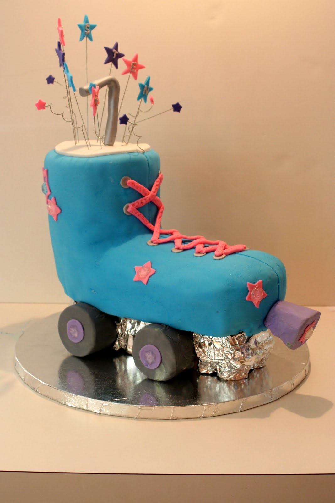 The Cake Chicks: Roller Skate Cake