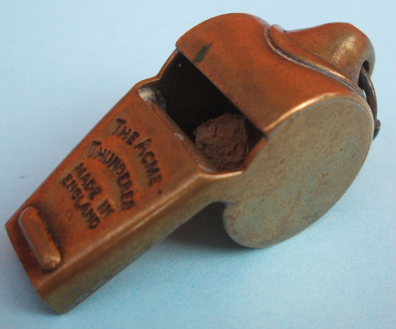 Piriwit Bandung: Peluit Dari Masa ke Masa