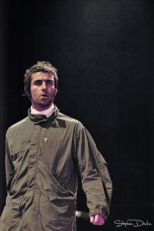 BURNAGEBYBURNAGE: Oasis bajo el lente de Stephen Devlin