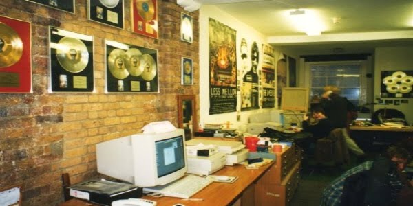 BURNAGEBYBURNAGE: Zani entrevista a Brian Cannon de Microdot