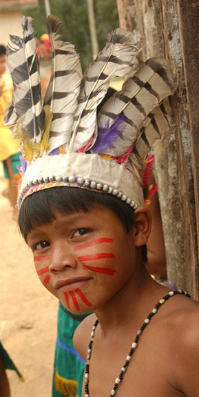 Guarani - Kangwaá - Cantando para Nhanderú - Índios Tupi Guarani ...
