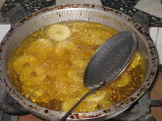 Divya's Recipes: Sakinalu / Chakinalu /Chuppulu or Chekkilalu (Rice ...