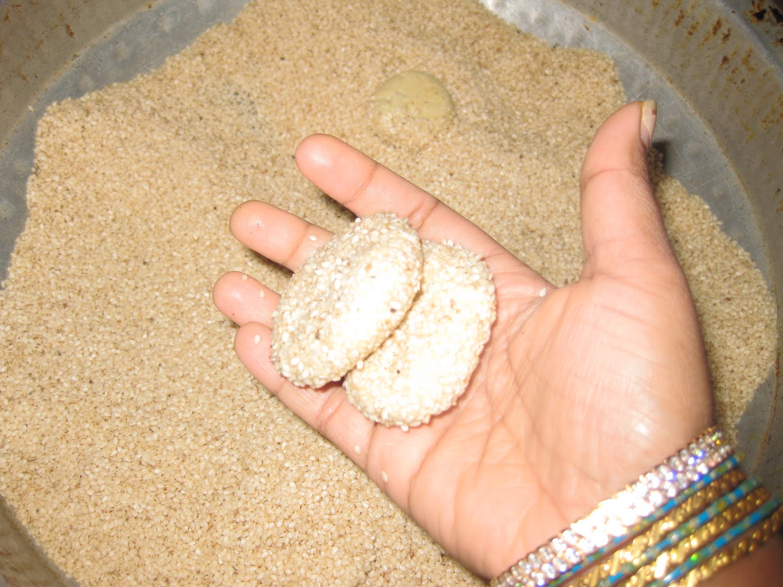 Divya's Recipes: Appadaalu (Urud Dal Papad)
