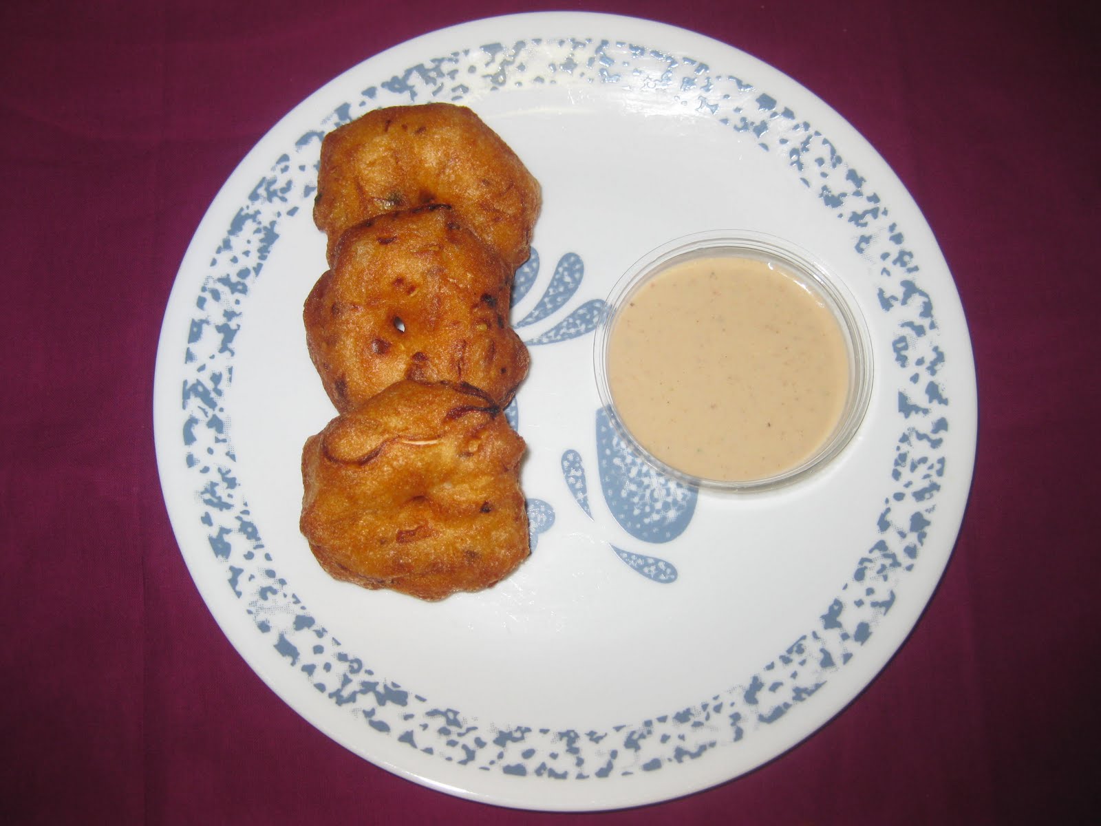 Divya's Recipes: Ulli Garelu / Medu Vada
