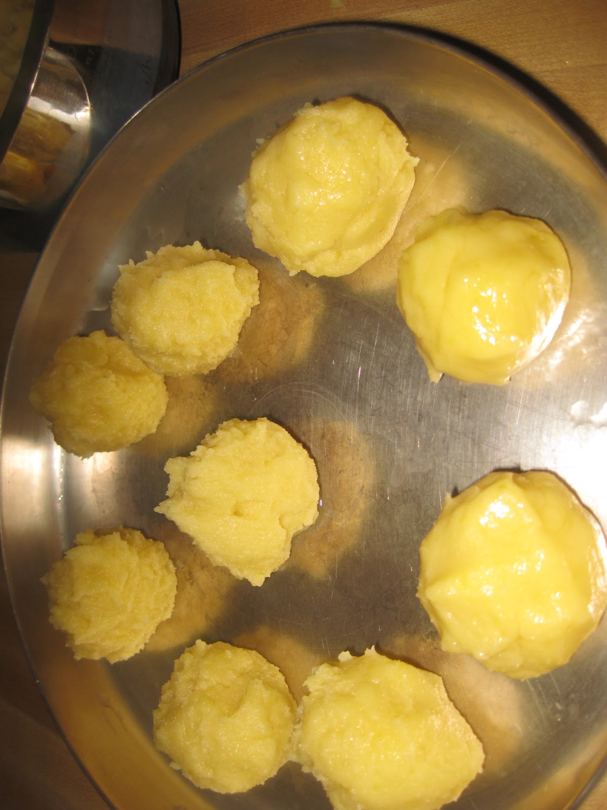 Divya's Recipes: Bobbatlu / Bhakshalu / Obbatu / Puran Poli