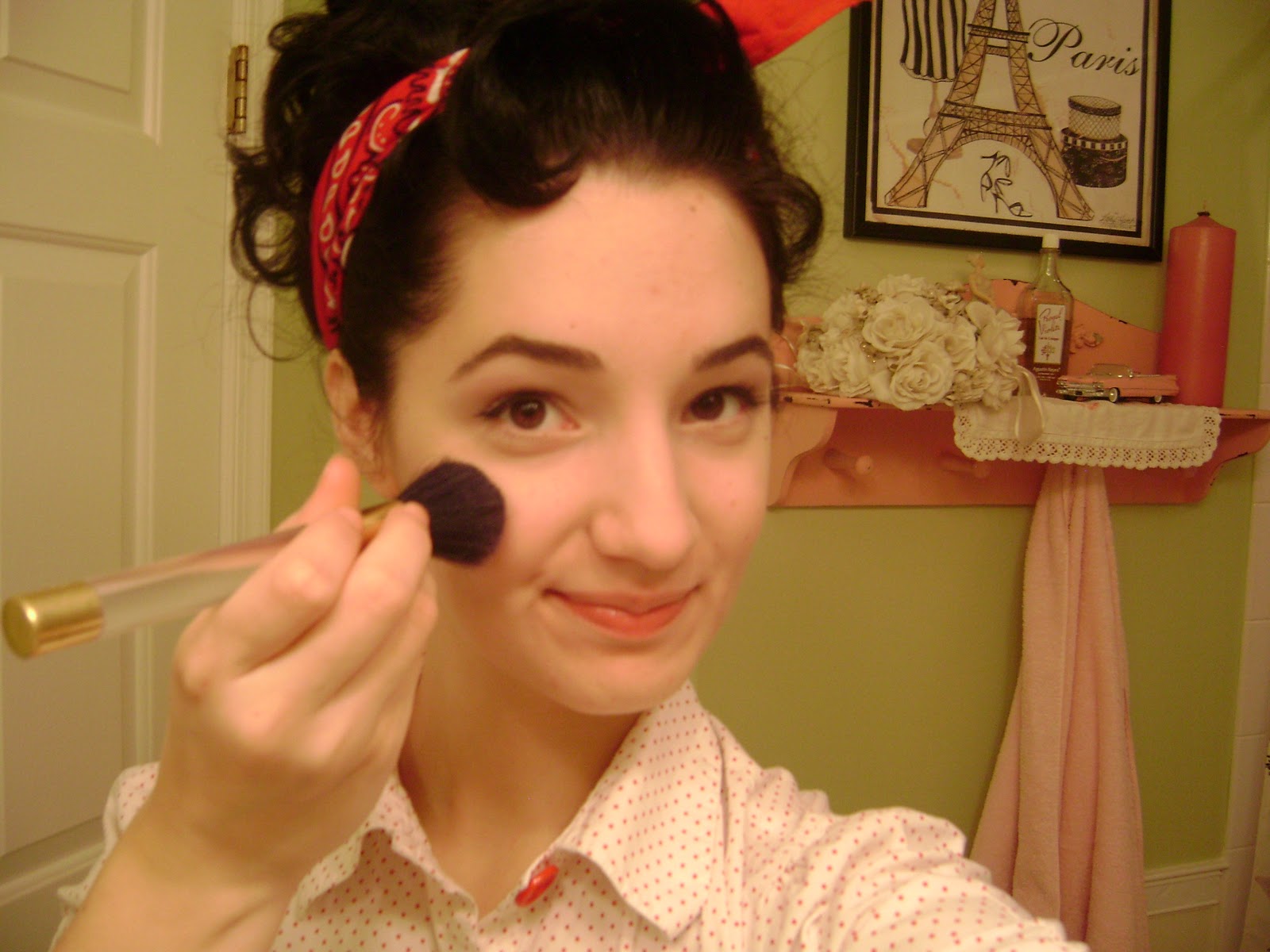 The Pink Retro Powder Room: Vintage Make Up HowTo