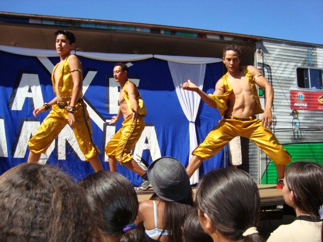 AXÉ MANIA CIA DE DANÇA