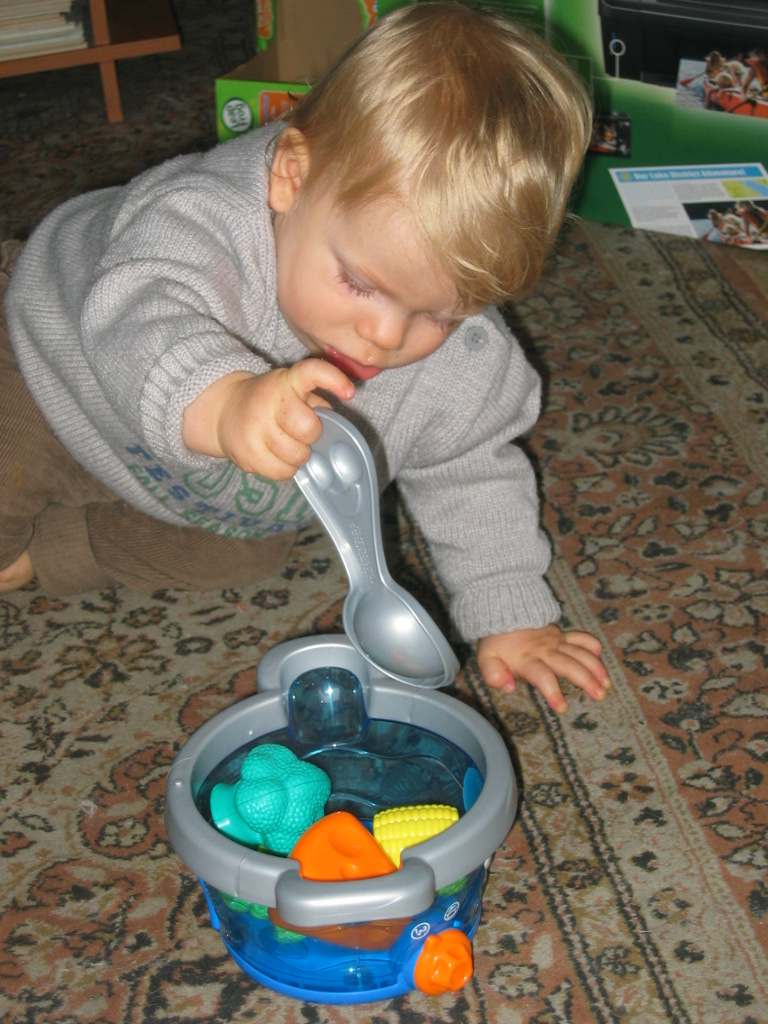 Madhouse Family Reviews: Leapfrog Cook & Play Potsy