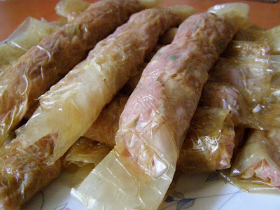 Binding Love: 1st Attempt on making Loh Bak (5 spice meat roll)