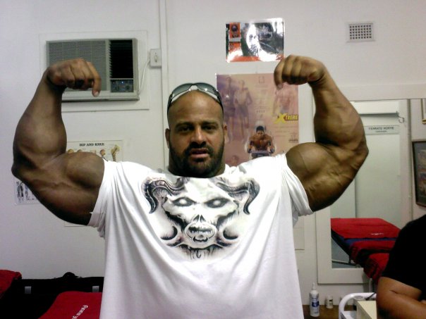 LA PERFECTION FAITE HOMME: GUY MONTEFIORE SHAFFER 01/02