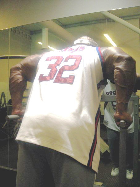 LA PERFECTION FAITE HOMME: GUY MONTEFIORE SHAFFER 01/02